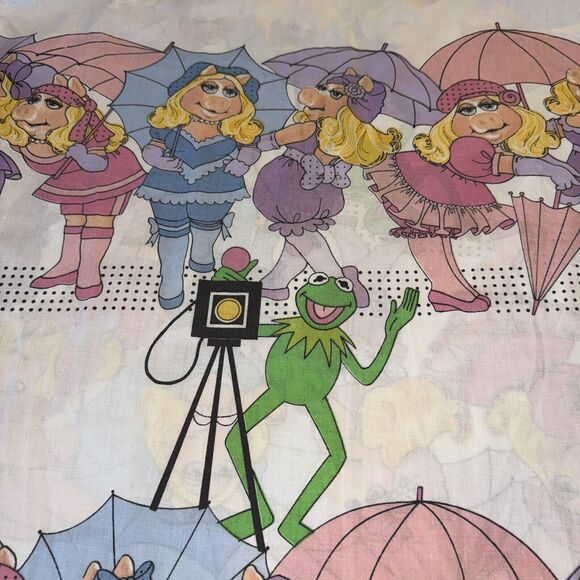 Lady Pepperell | Bedding | Vintage 98 Miss Piggy Kermit Twin Flat Sheet ...